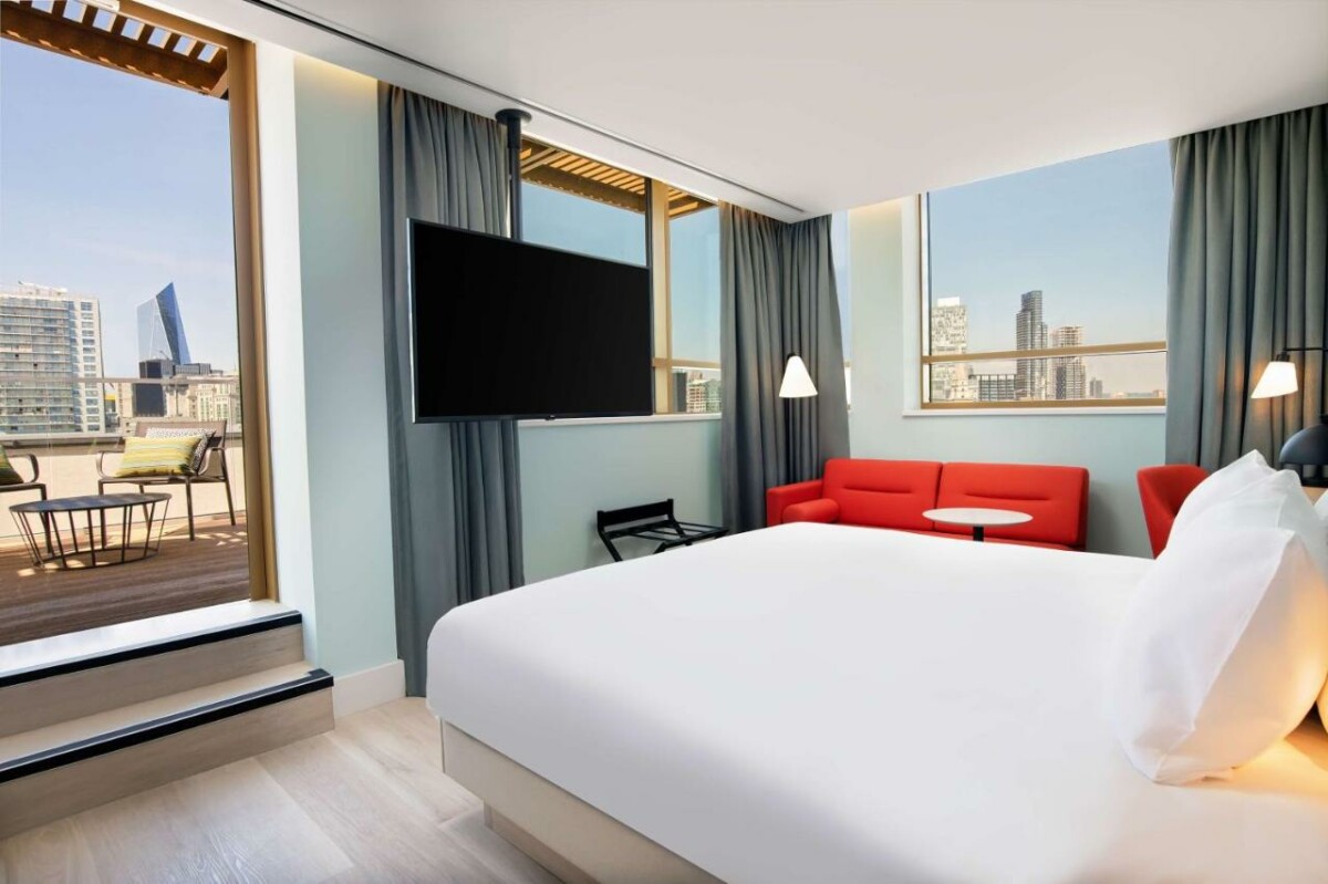 The 10 Best Hotels With Balconies in London